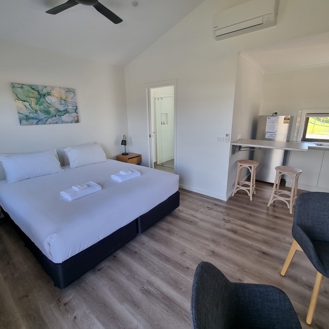 Beachcomber - Executive 1 Bedroom Cabin | BIG4 Normanville Jetty ...