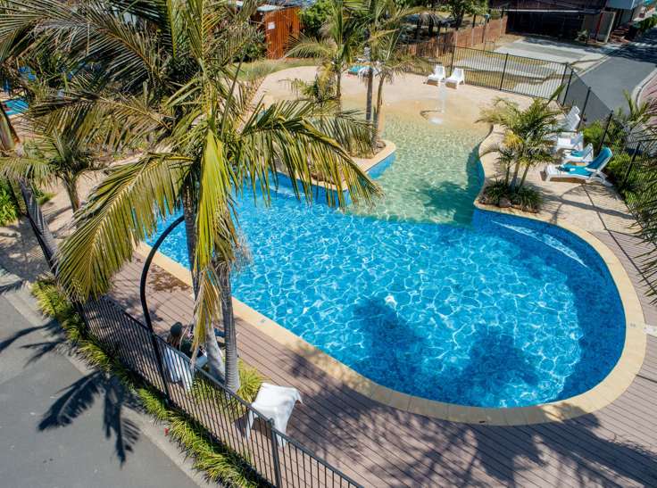 Solar Heated Pool | BIG4 Melbourne Holiday Park