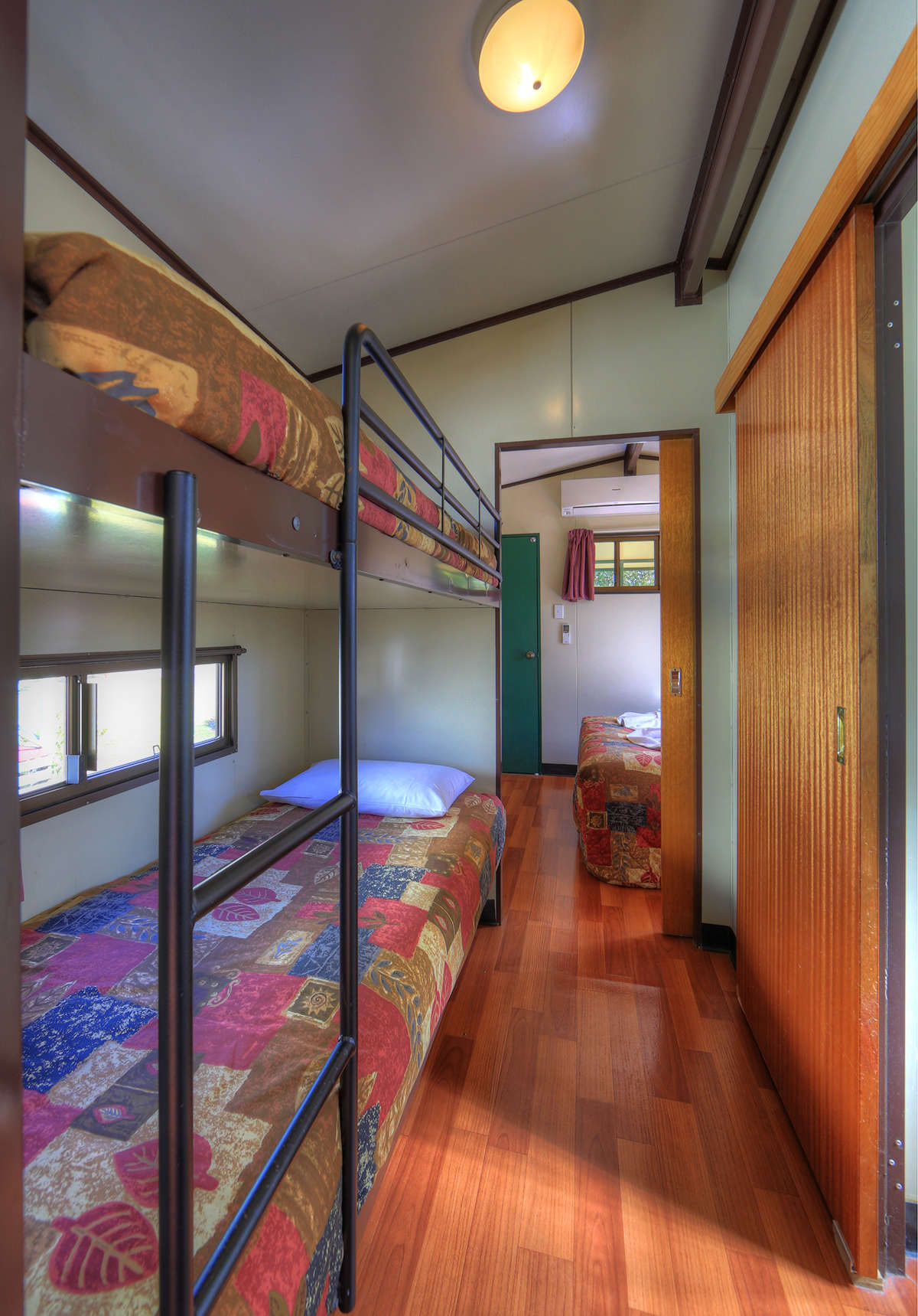 1 Bedroom Cabin 4 Berth | BIG4 Toowoomba Garden City Holiday Park