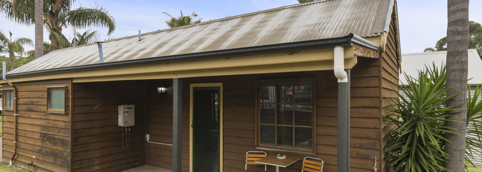 Standard Poolside 1BR Cabin | Wairo Beach Holiday Park