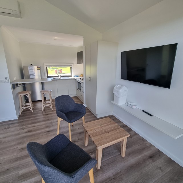 Beachcomber - Executive 1 Bedroom Cabin | BIG4 Normanville Jetty ...